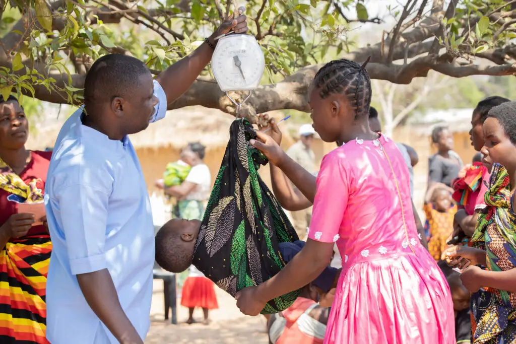 Fanizo cyklar flera mil varje dag – för att rädda liv - Amref Health Africa